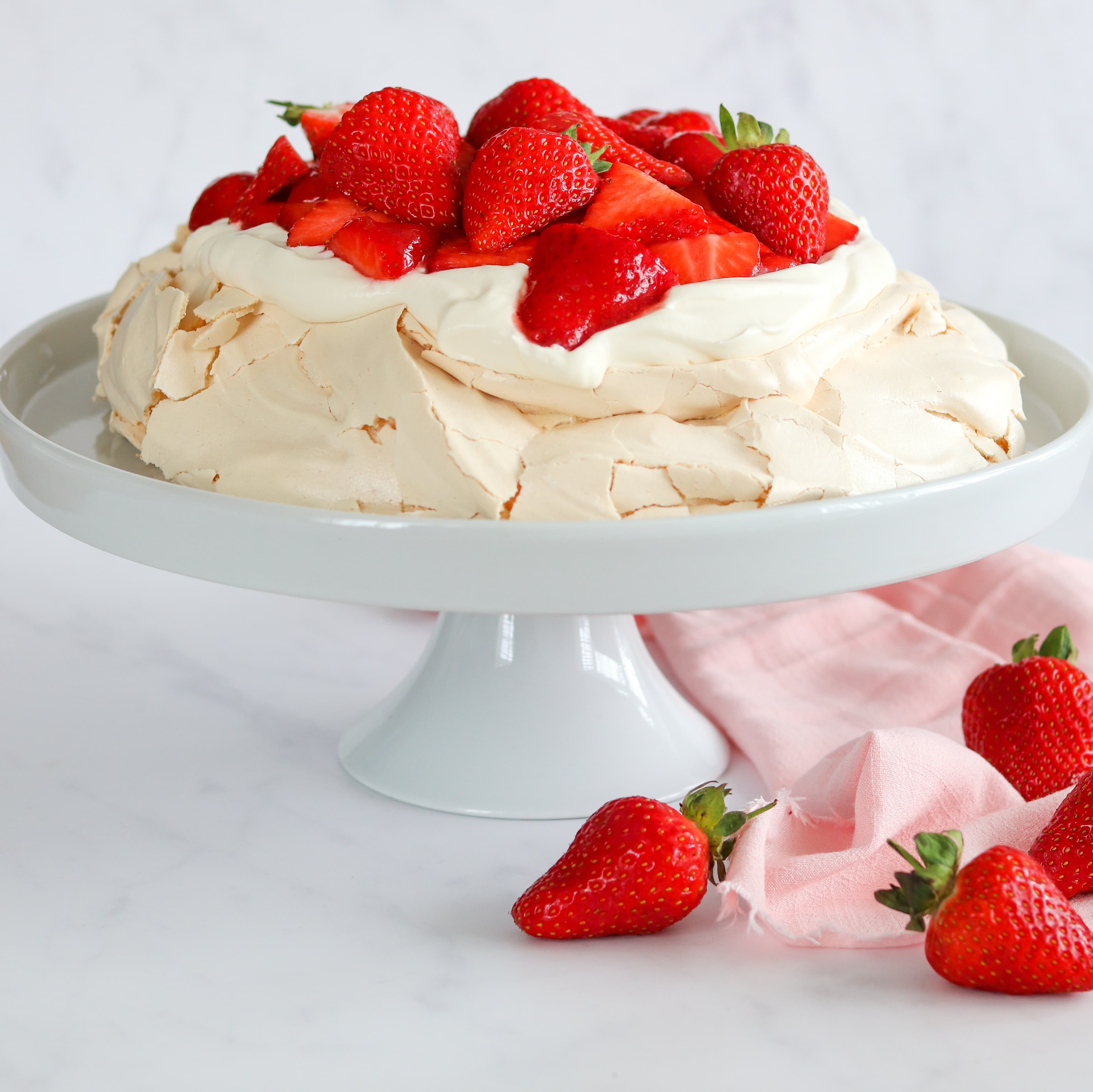 Classic Strawberry Pavlova – Curly's Cooking