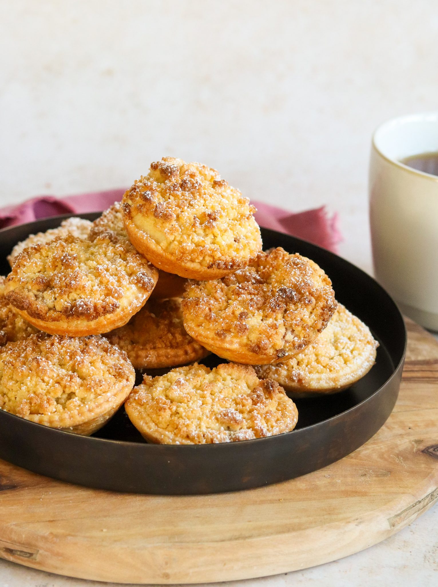 Mini Rhubarb Crumble Pies – Curly's Cooking