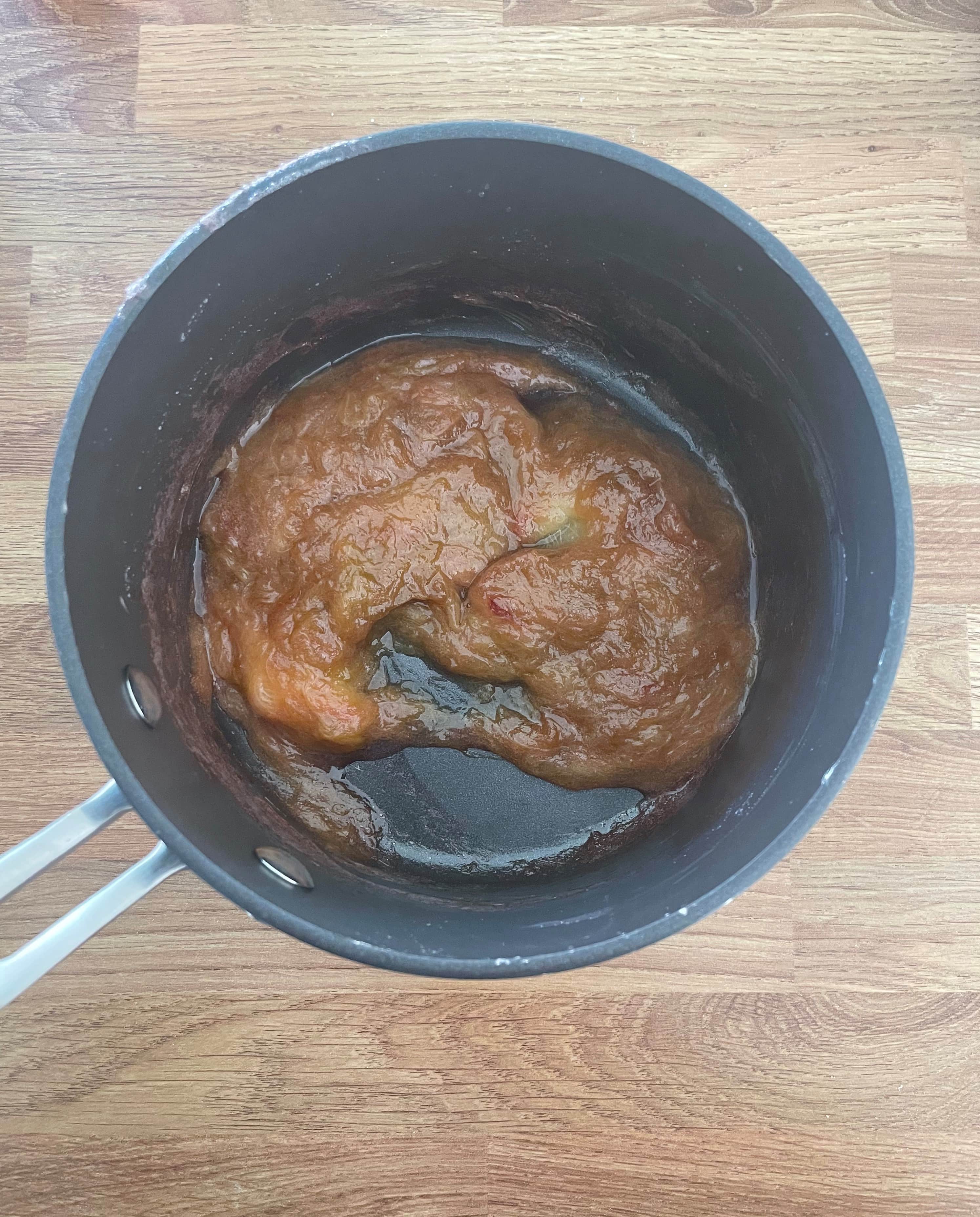 Mini Rhubarb Crumble Pies – Curly's Cooking