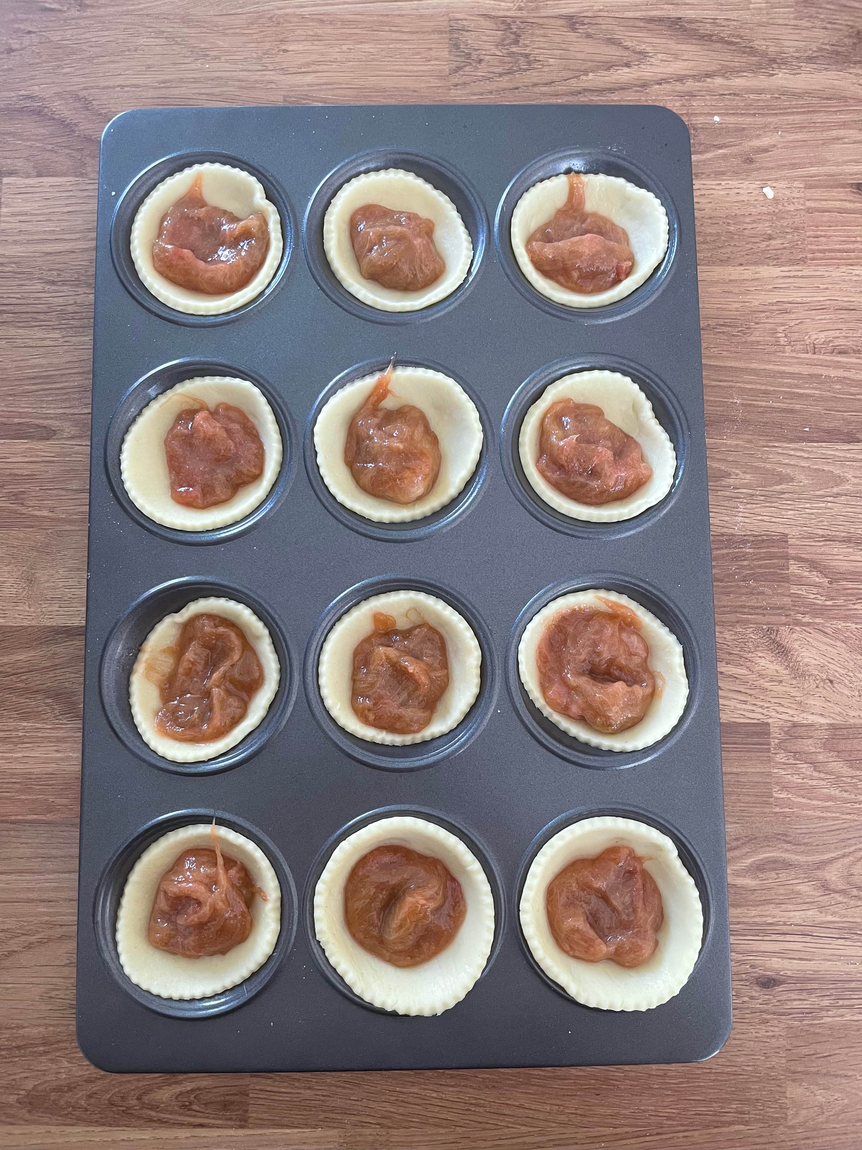 Mini Rhubarb Crumble Pies – Curly's Cooking