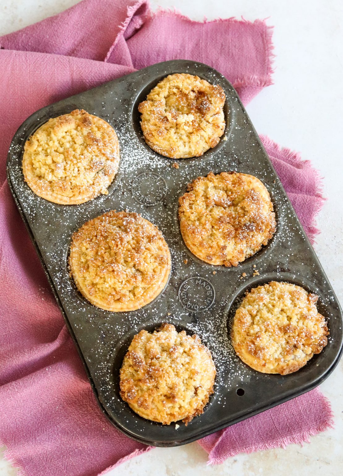 Mini Rhubarb Crumble Pies – Curly's Cooking