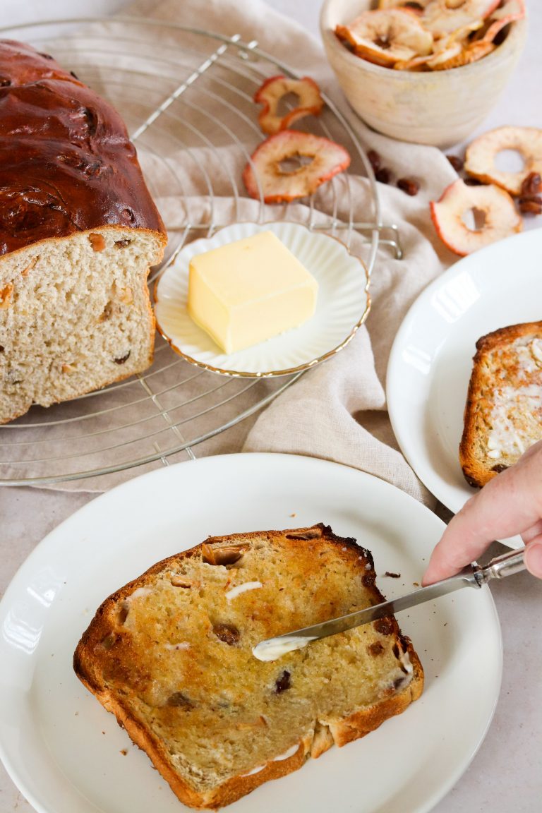 Apple & Sultana Fruit Bread – Curly's Cooking