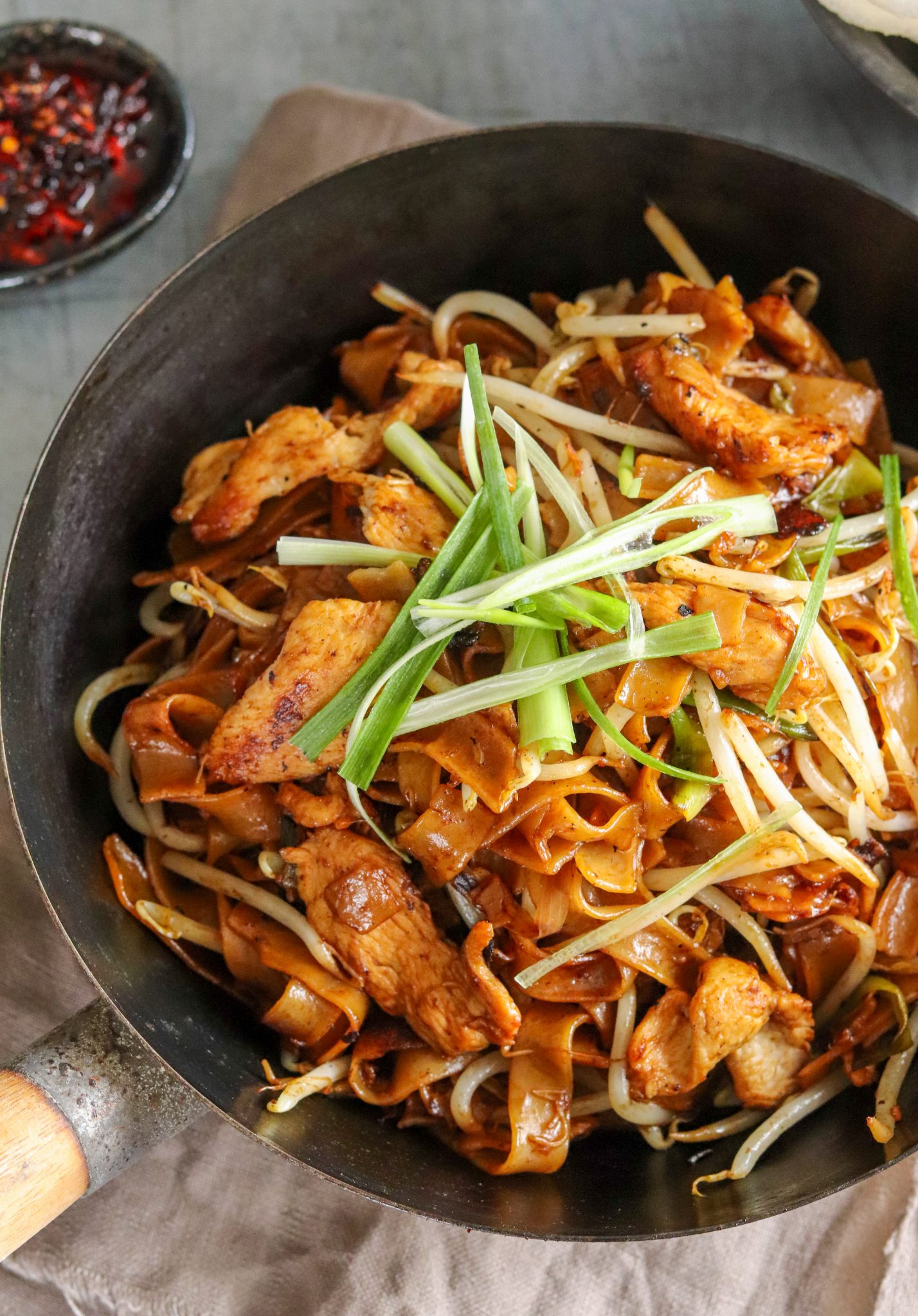 Chicken Chow Fun – Curly's Cooking