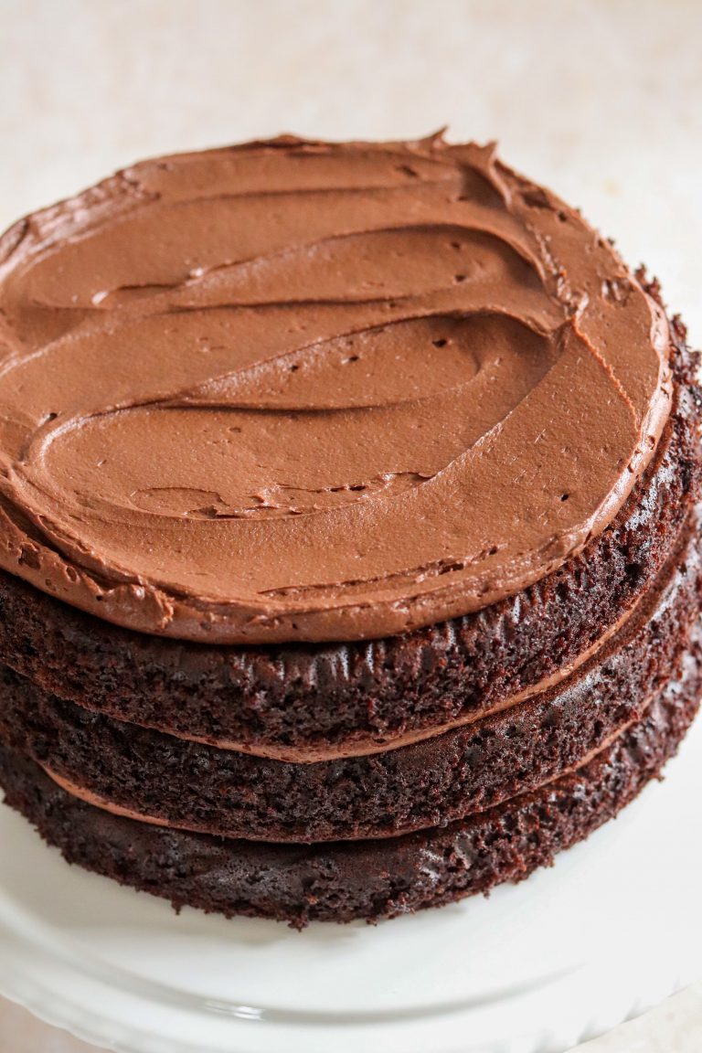 American Style Chocolate Fudge Cake – Curly's Cooking