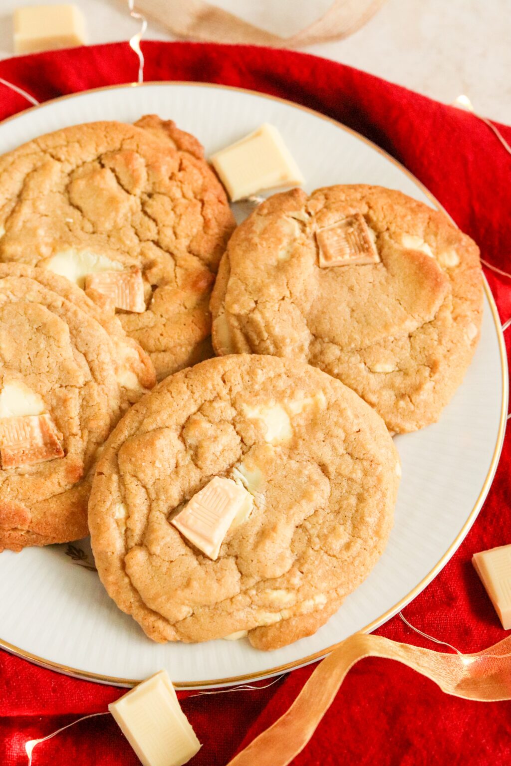 Gingerbread & White Chocolate Cookies – Curly's Cooking